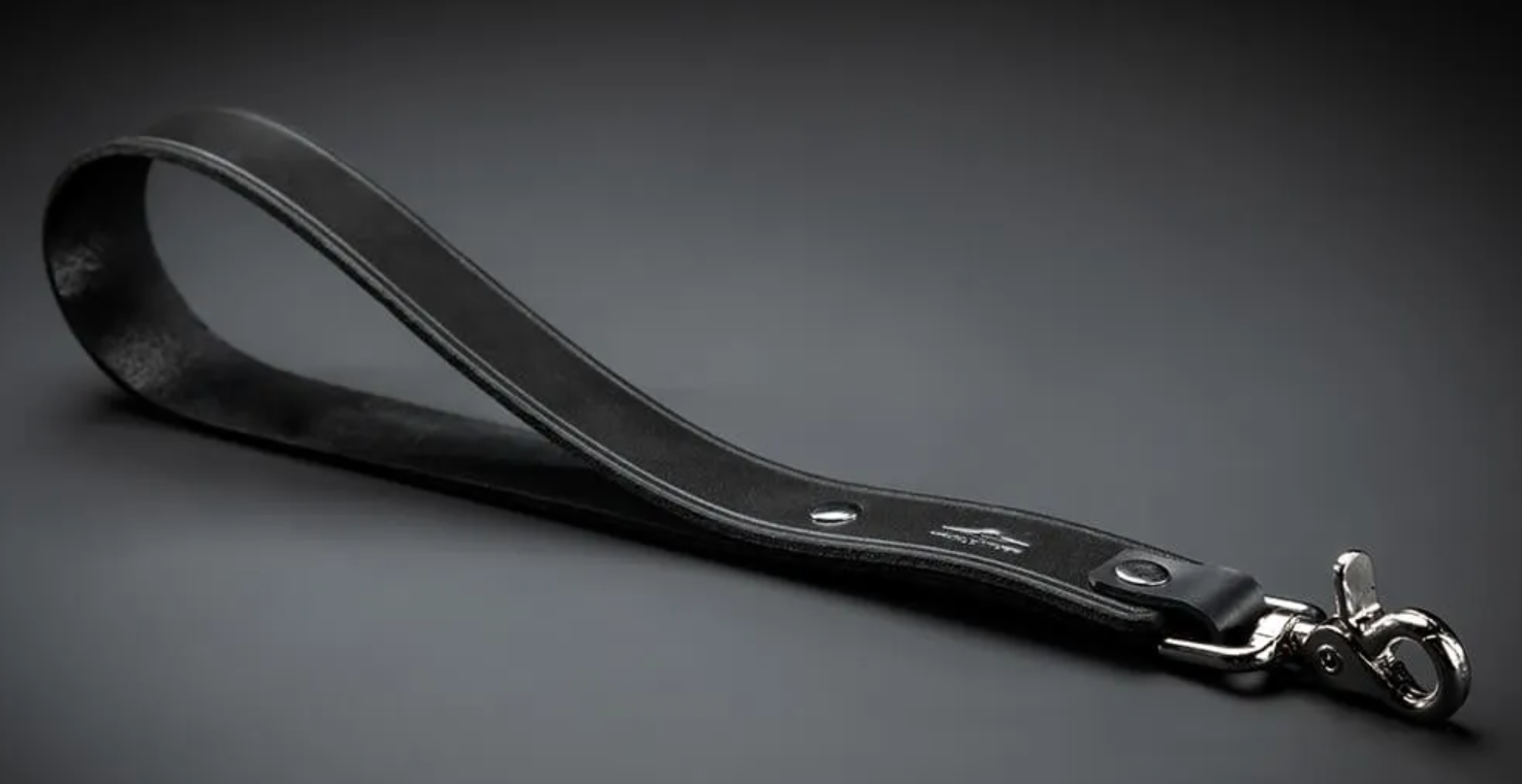 Mr. S Leather - Short Leash